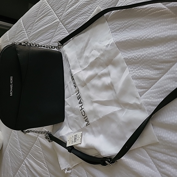MICHAEL Michael Kors | Bags | Micheal Kors Leather Crossbody Brand New With Dust Bag And Tags ...
